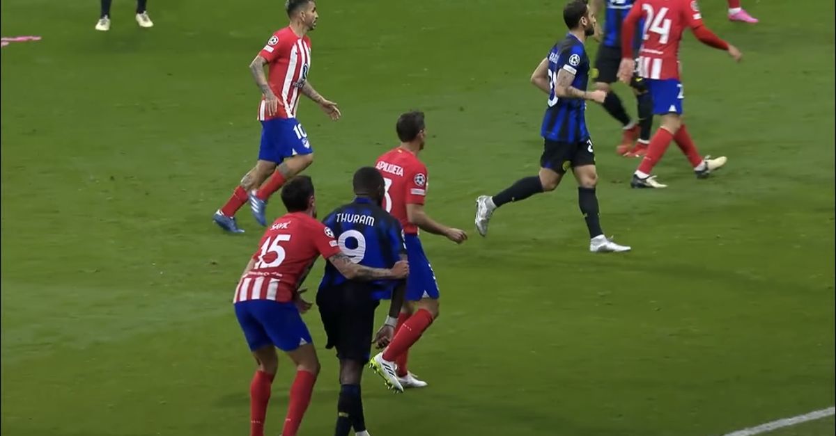 Atletico-Inter, Thuram strizza le parti basse a Savic… - Calcio Napoli 1926