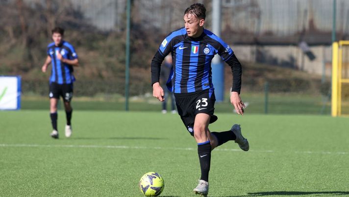 Inter, rodaggio finito per Esposito: attaccante “alla Dzeko”, ora segna ... Inter, rodaggio finito per Esposito: attaccante “alla Dzeko”, ora segna ...