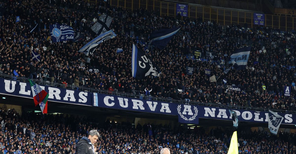 FOTO Napoli-Barcellona, la Curva B del Maradona prepara una coreografia: la nota - Calcio Napoli ...