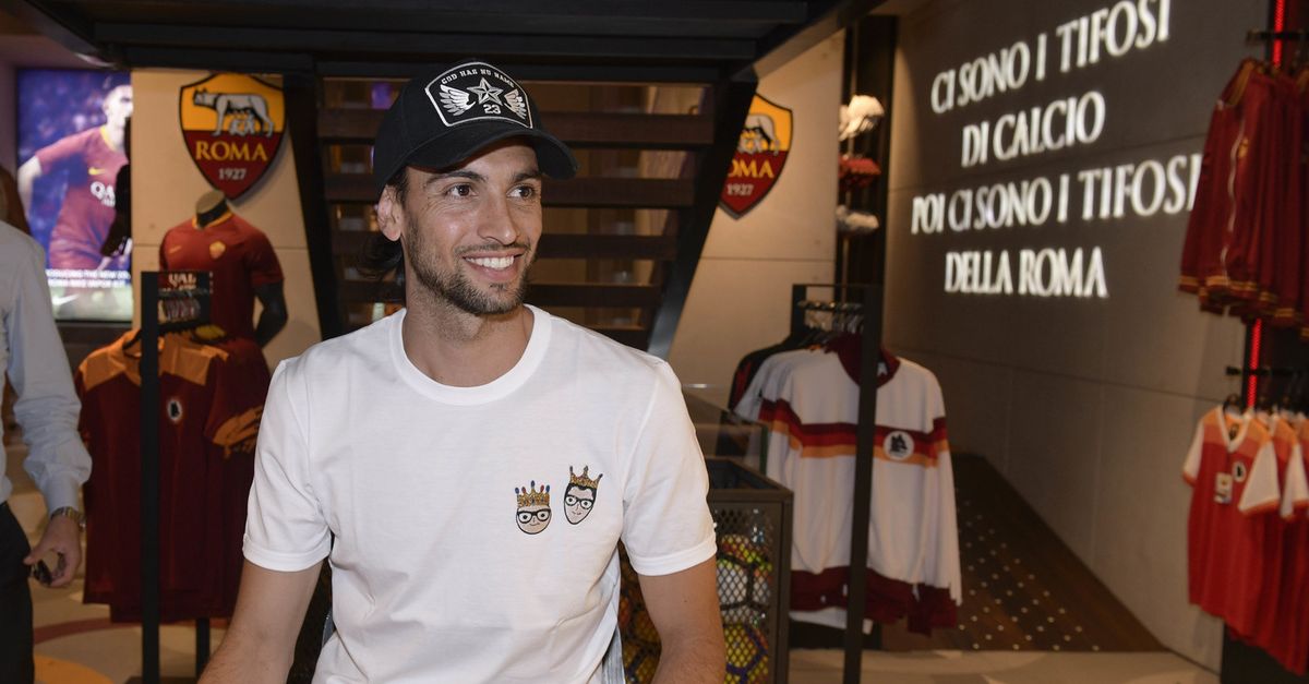 Javier Pastore incontra i tifosi al Roma Store – FOTO GALLERY ...