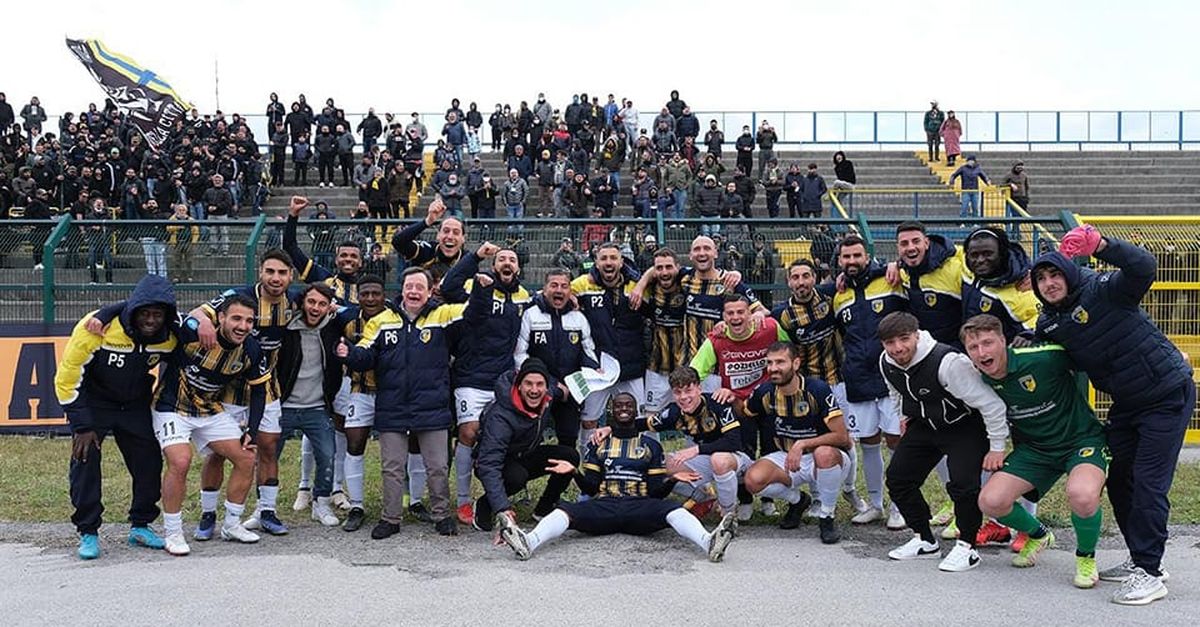 CAMPANIA FELIX – Benevento all’inglese, tre rinvii in C. Giugliano e ... CAMPANIA FELIX – Benevento all’inglese, tre rinvii in C. Giugliano e ...