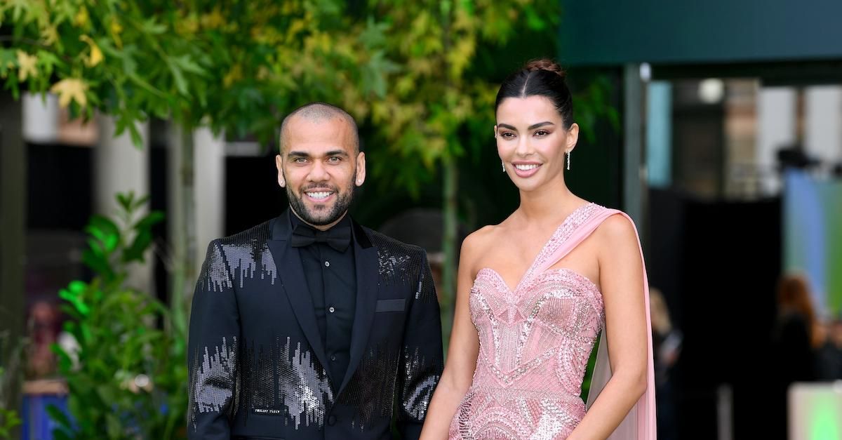 Denuncia per molestie, la moglie di Dani Alves è con lui: “Oggi una ...