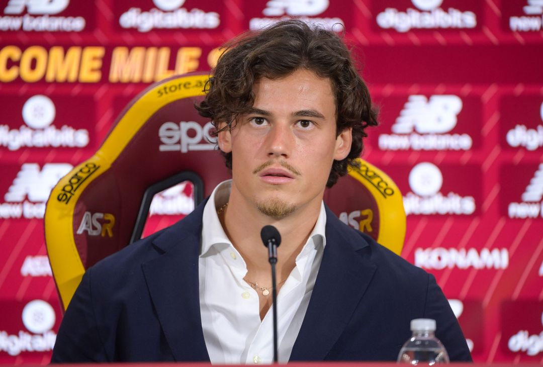 Roma, la conferenza stampa di presentazione di Svilar – FOTO GALLERY ...