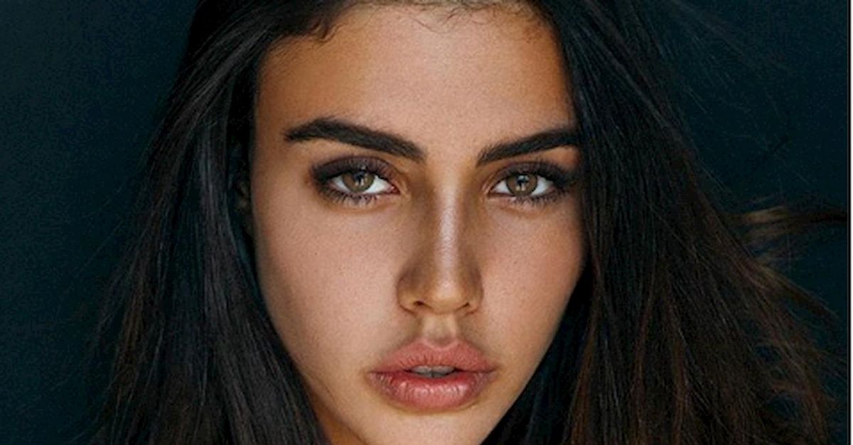 Michelle Sander da impazzire: sguardo penetrante e intimo nero bollente ...