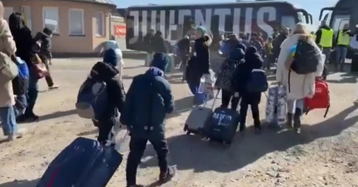 VIDEO – Juve, bel gesto. Bimbi ucraini portati in salvo in Italia ...