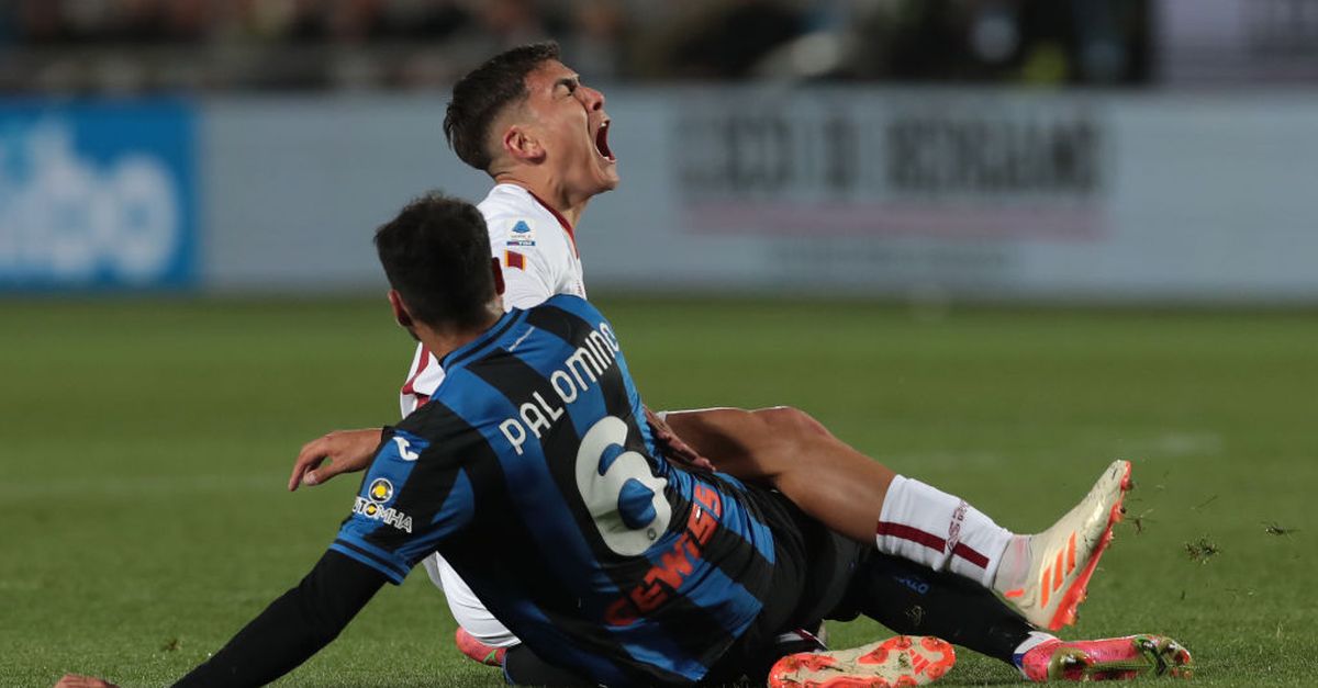 Palomino, il fallo killer su Dybala scatena i tifosi della Roma ...