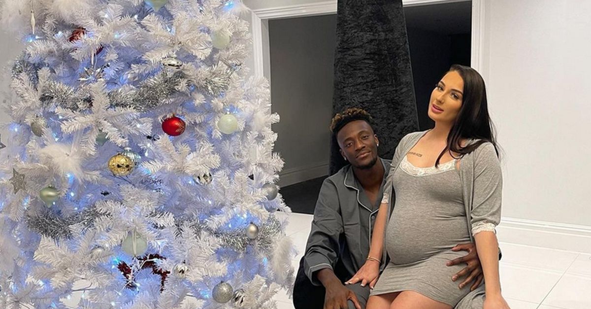 Roma, Abraham diventerà papà. L’annuncio sui social: “Buon Natale da ...