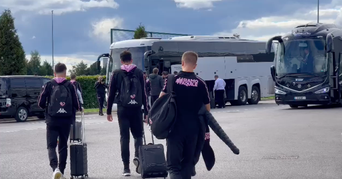 VIDEO Palermo, la squadra saluta Manchester: rosa in partenza verso la ...