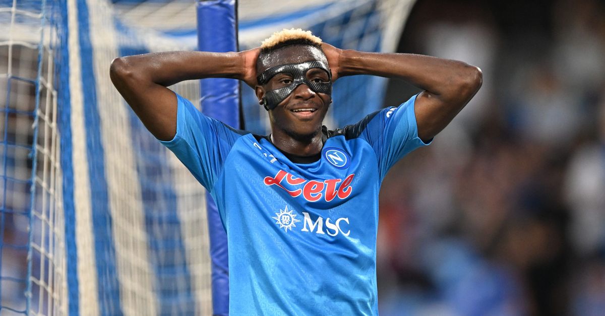 Napoli-Lecce, moviola della Gazzetta: contatto dubbio in area tra Osimhen e Tuia - Calcio Napoli ...