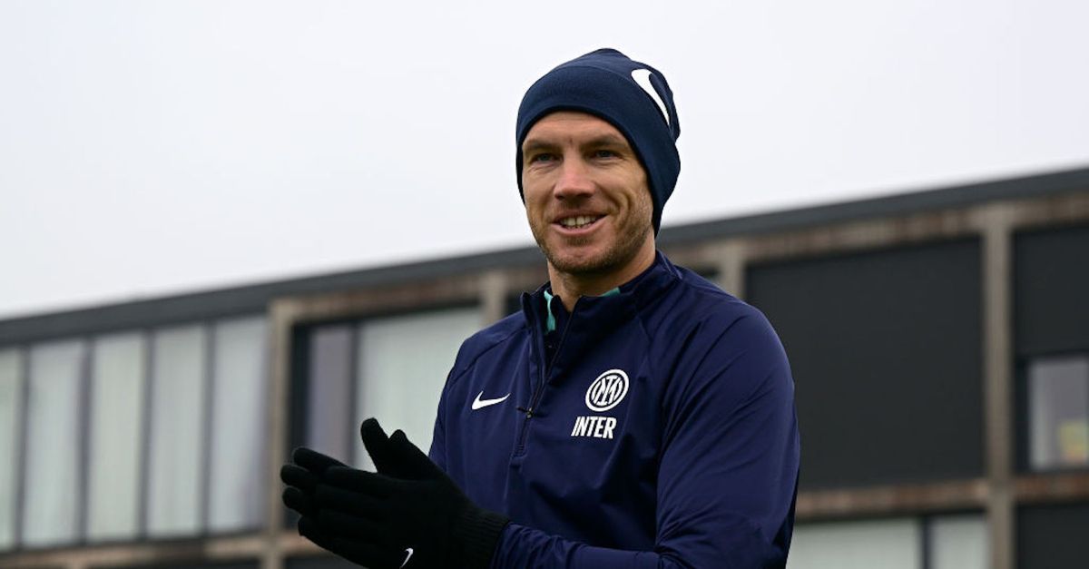 Dzeko: “Inter, ora dobbiamo accelerare. Io e Lukaku? I grandi giocano ... Dzeko: “Inter, ora dobbiamo accelerare. Io e Lukaku? I grandi giocano ...
