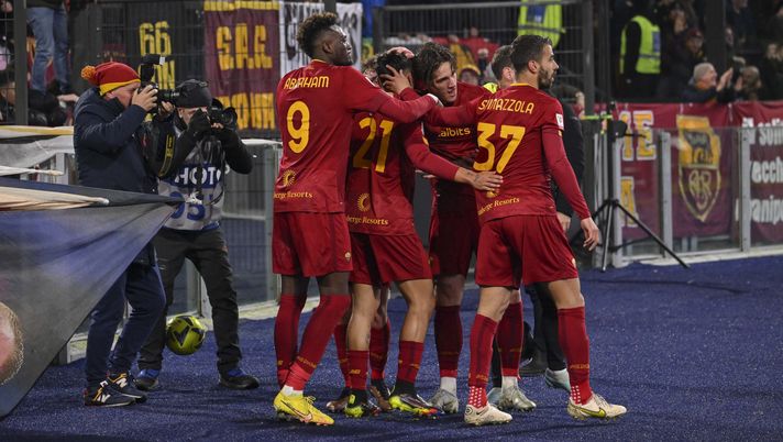 Roma-Genoa 1-0, Dybala manda avanti i giallorossi. Sfida col Napoli ai ...