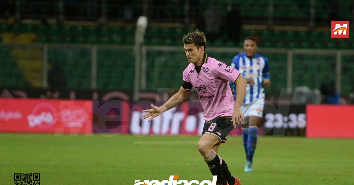 Cagliari-Palermo 2-1: Segre gol, pari Deiola. Rosso a Marconi e ...