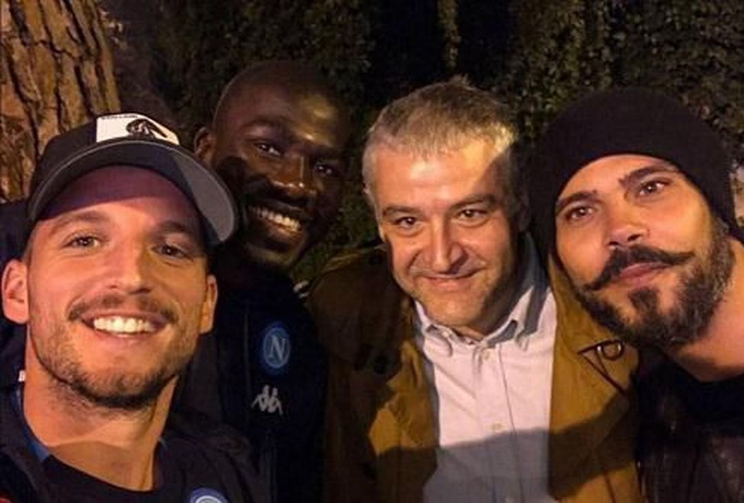 Napoli, i calciatori incontrano i personaggi di Gomorra: “Stamm turnann ...