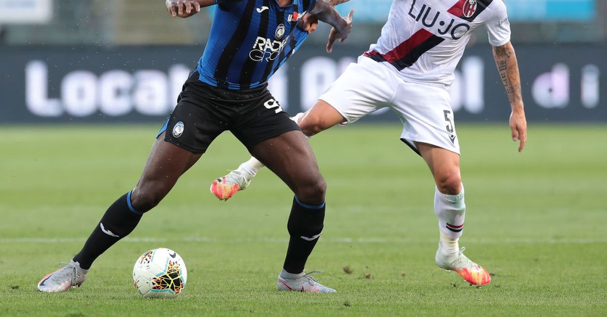Mercato – Due offerte dal Sudamerica per Medel, ma vorrebbe restare in ...