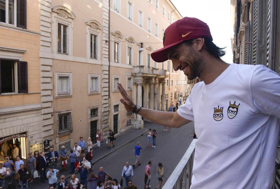 Javier Pastore incontra i tifosi al Roma Store – FOTO GALLERY ...