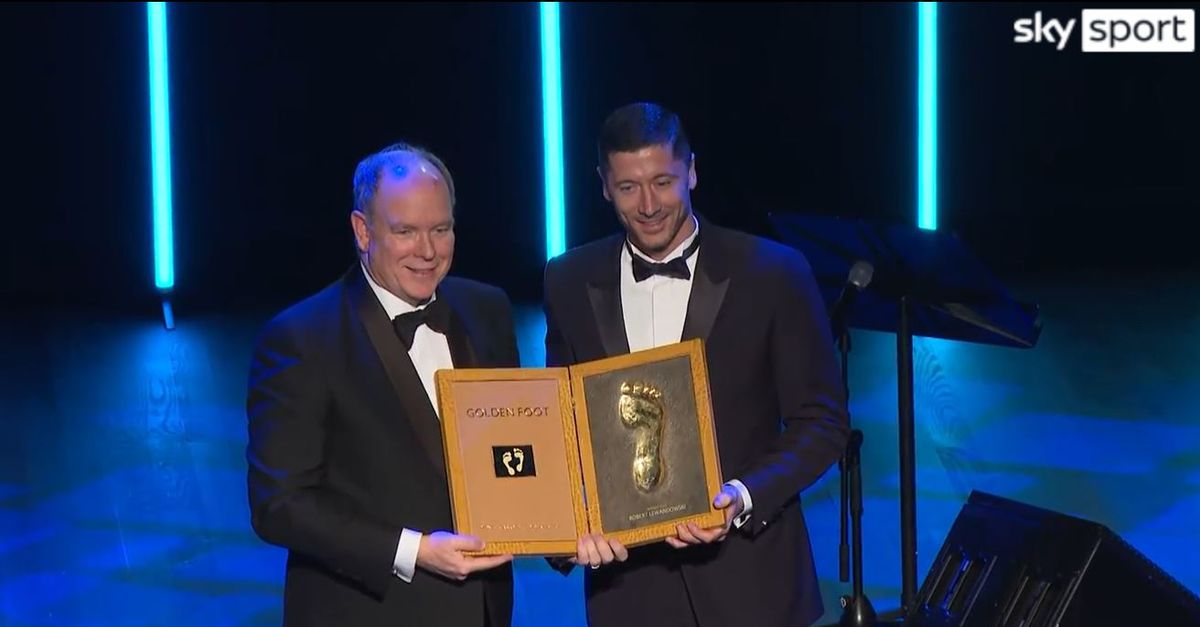 VIDEO/ Lewandowski vince il Golden Foot 2022: la premiazione - FC Inter ...