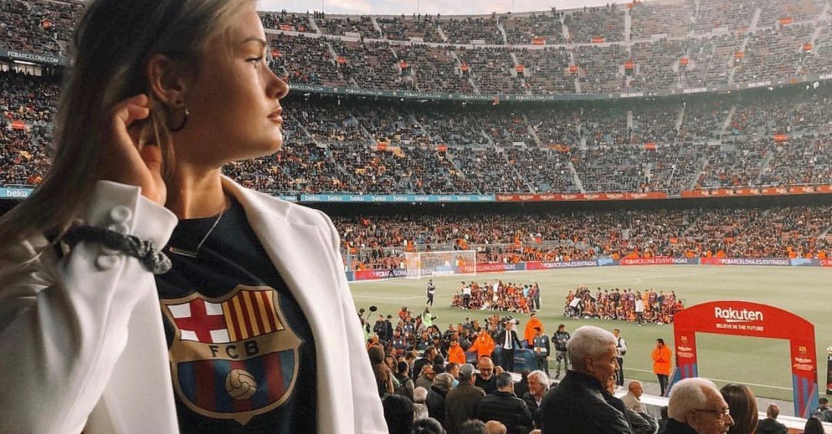 La fidanzata di de Jong chiama de Ligt al Barça: “Sarebbe super ...