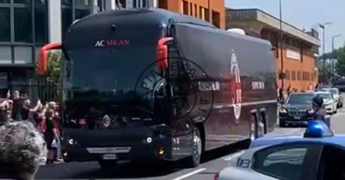 VIDEO – Milan-Lazio, pullman rossonero a ‘San Siro’ | PM News - Pianeta ...