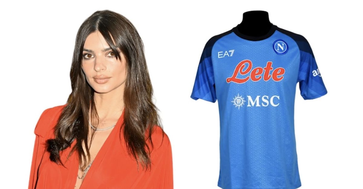 VIDEO Emily Ratajkowski con la maglia del Napoli: ecco perché l’ha ...