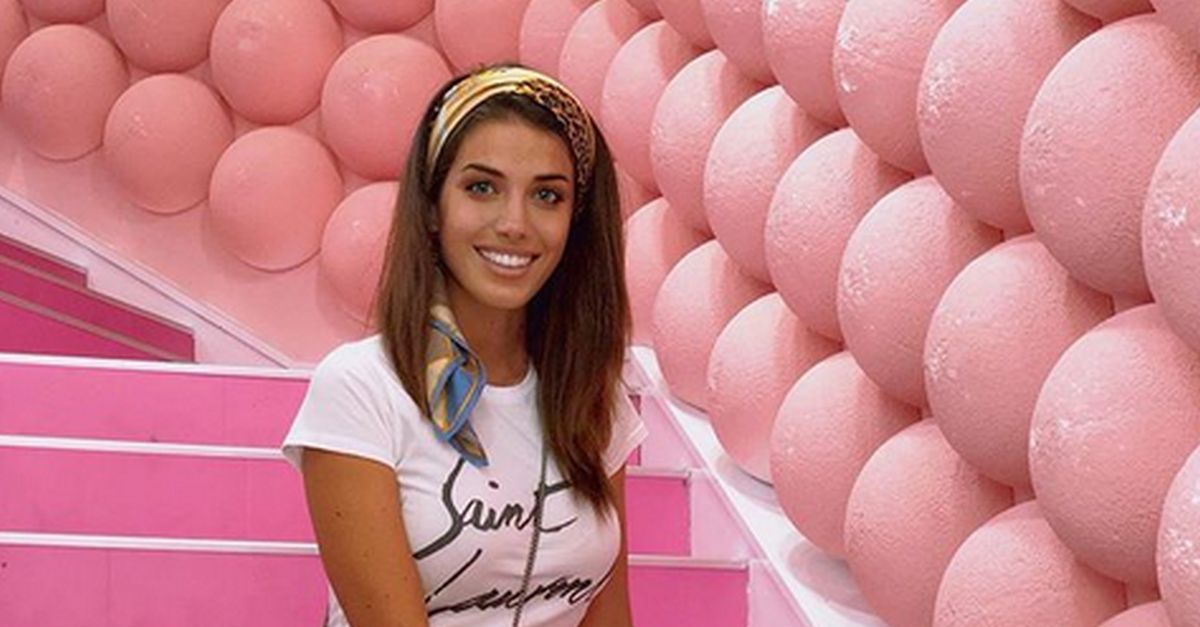 Proseguono le vacanze asiatiche di Eleonora Boi: look da Barbie a ...